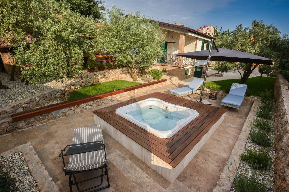 65 M² House ∙ 2 Bedrooms ∙ 6 Guests - Krk