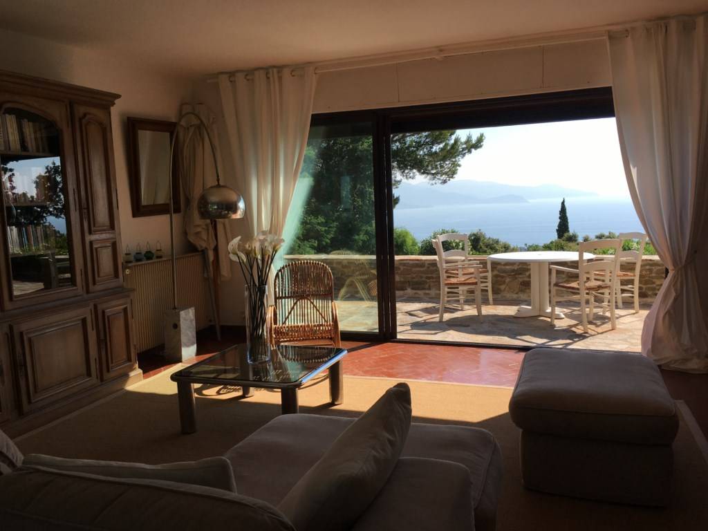Villa ∙ 4 Bedrooms ∙ 8 Guests - Le Lavandou