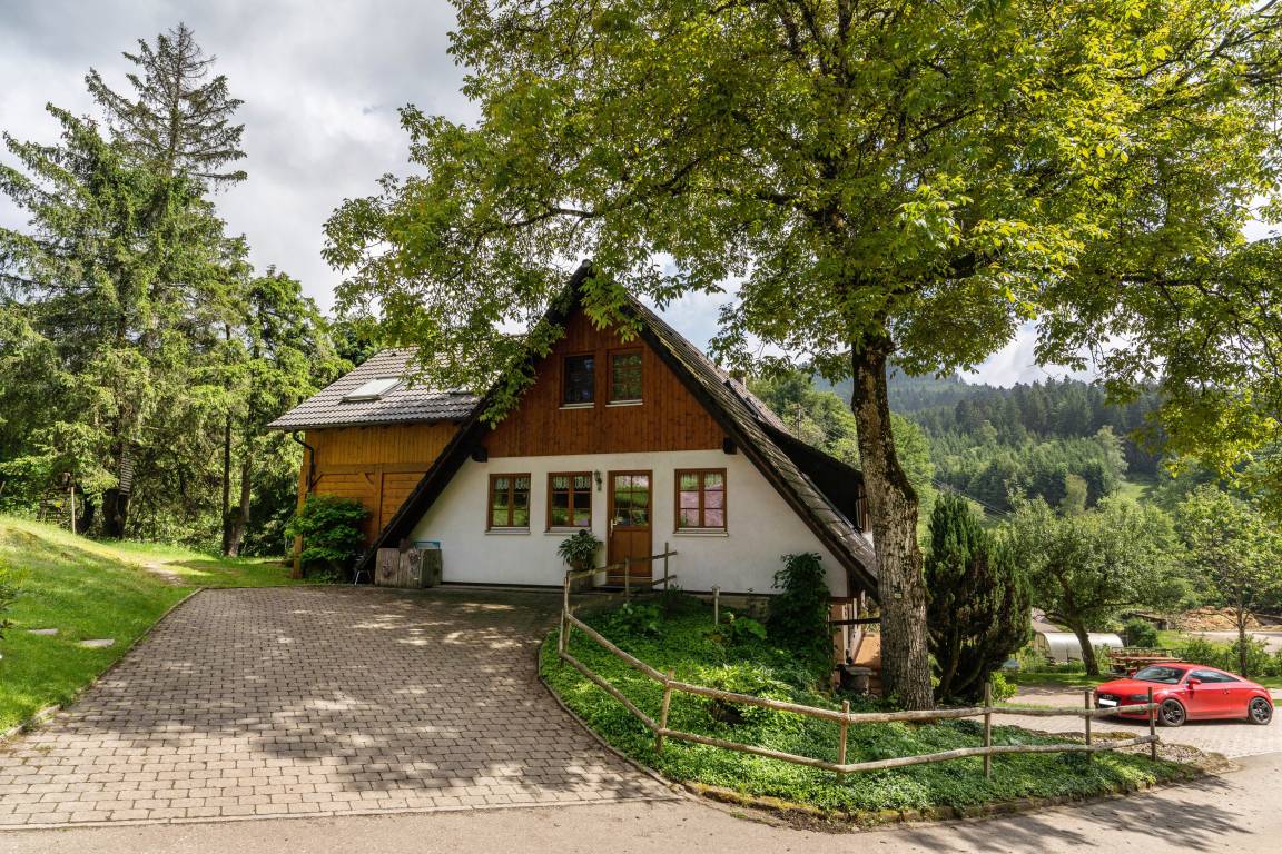 90 M² Apartment ∙ 3 Bedrooms ∙ 6 Guests - Schiltach
