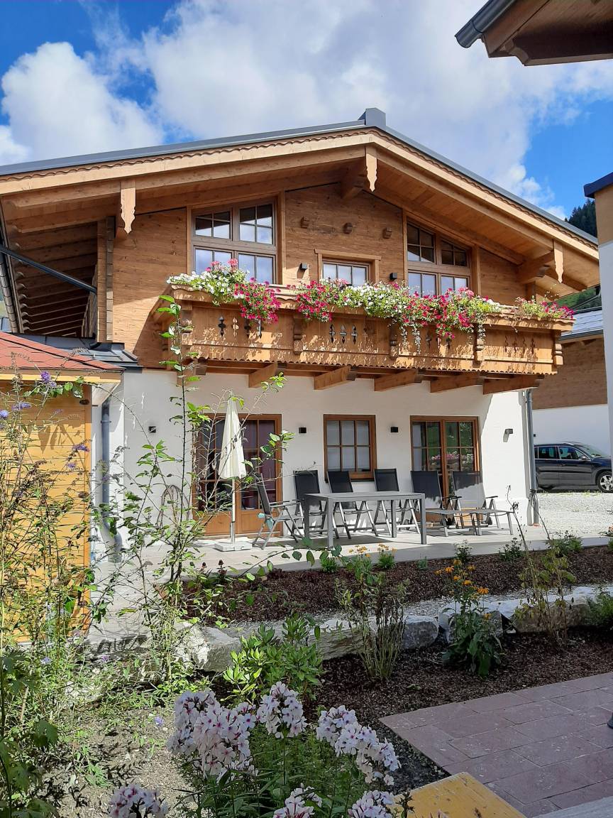 56 M² Huoneisto ∙ 2 Makuuhuonetta ∙ 4 Vierasta - Rauris