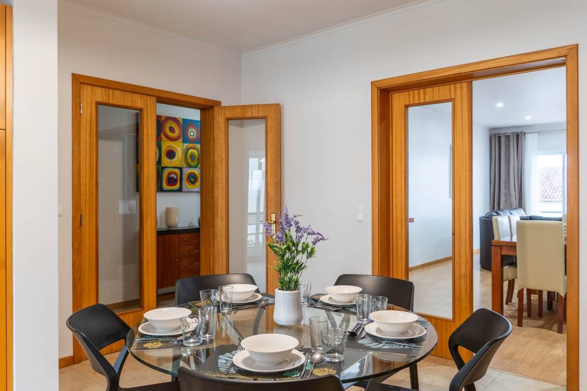 112 M² Apartment ∙ 3 Bedrooms ∙ 5 Guests - Ponta Delgada