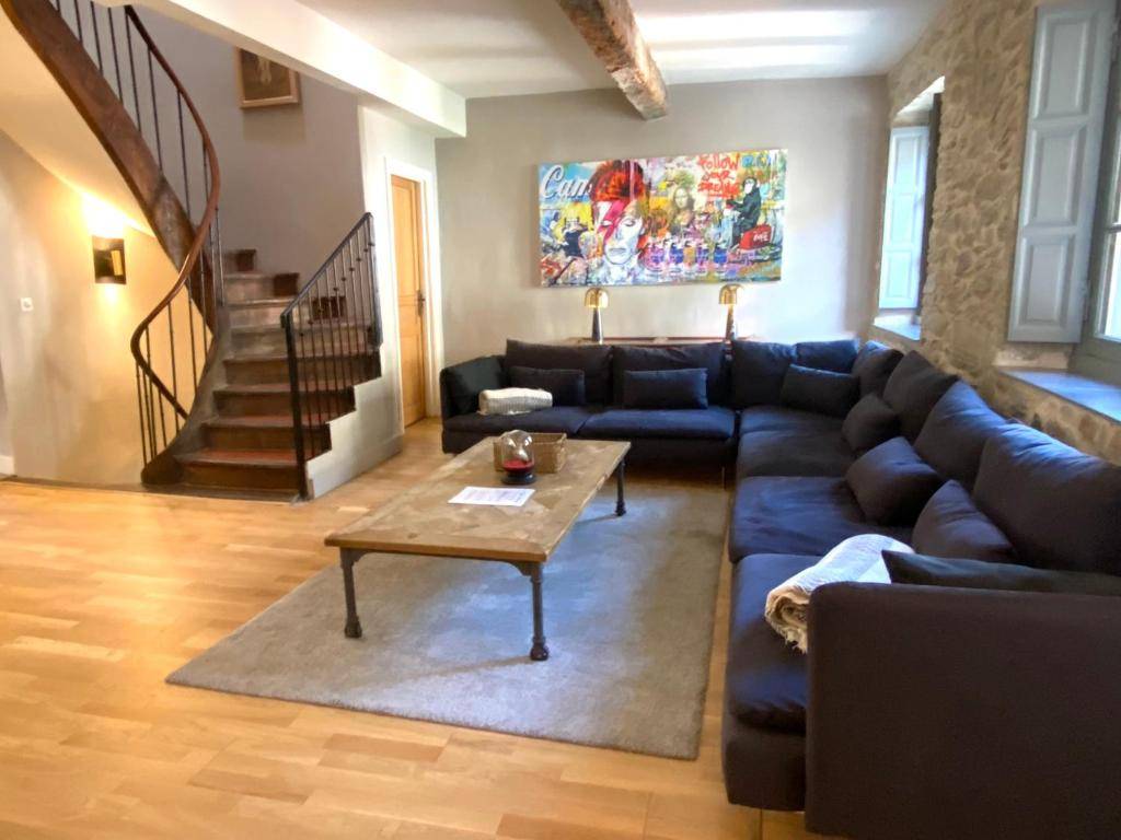 300 M² Villa ∙ 4 Makuuhuonetta ∙ 10 Vierasta - Carcassonne