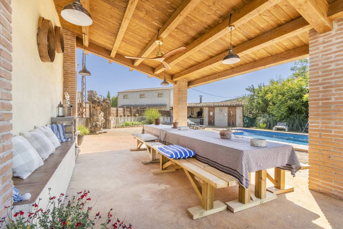 260 M² Casa Rural ∙ 4 Habitaciones ∙ 12 Huéspedes - Solsona