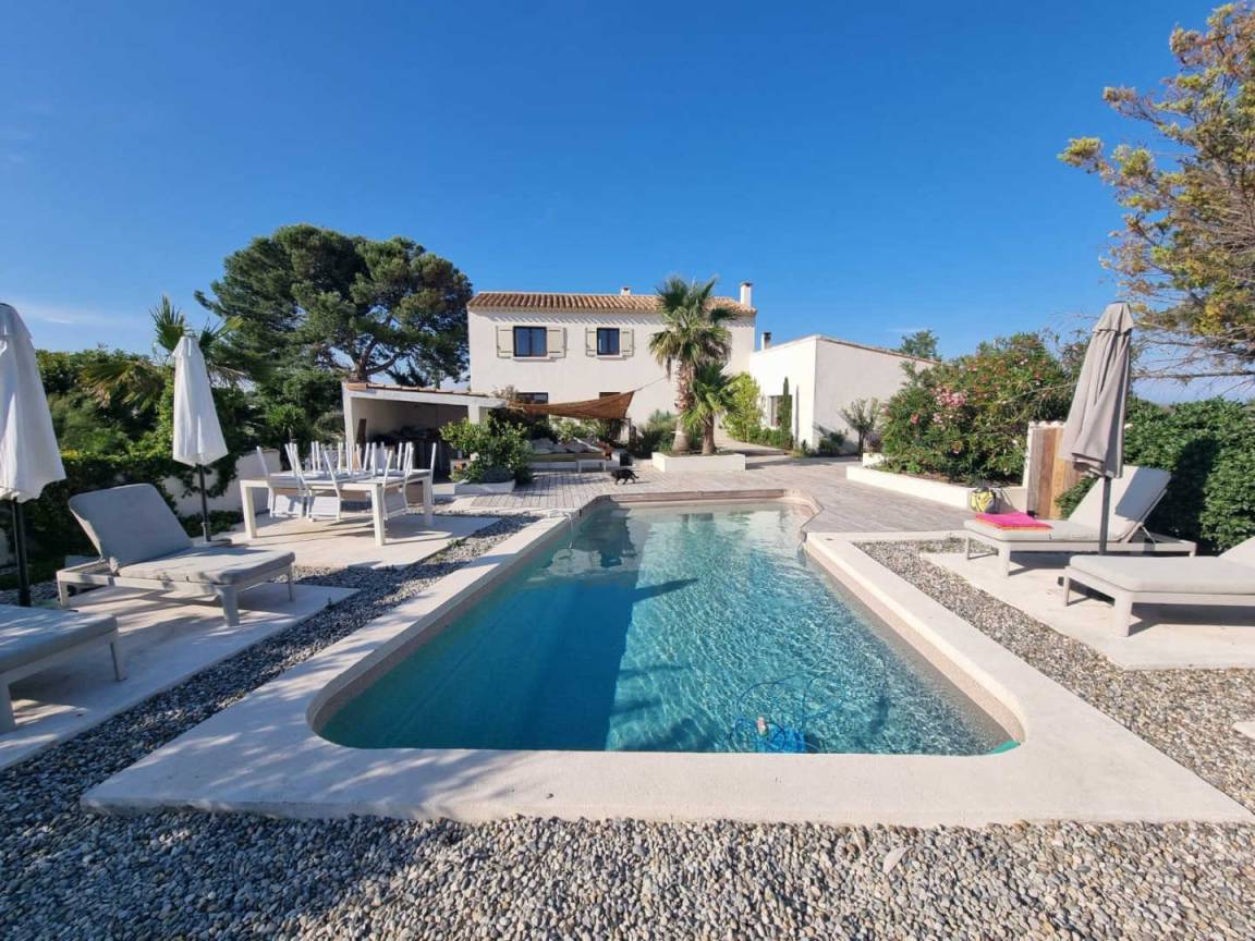 250 M² Gîte ∙ 6 Chambres ∙ 12 Personnes - Frontignan