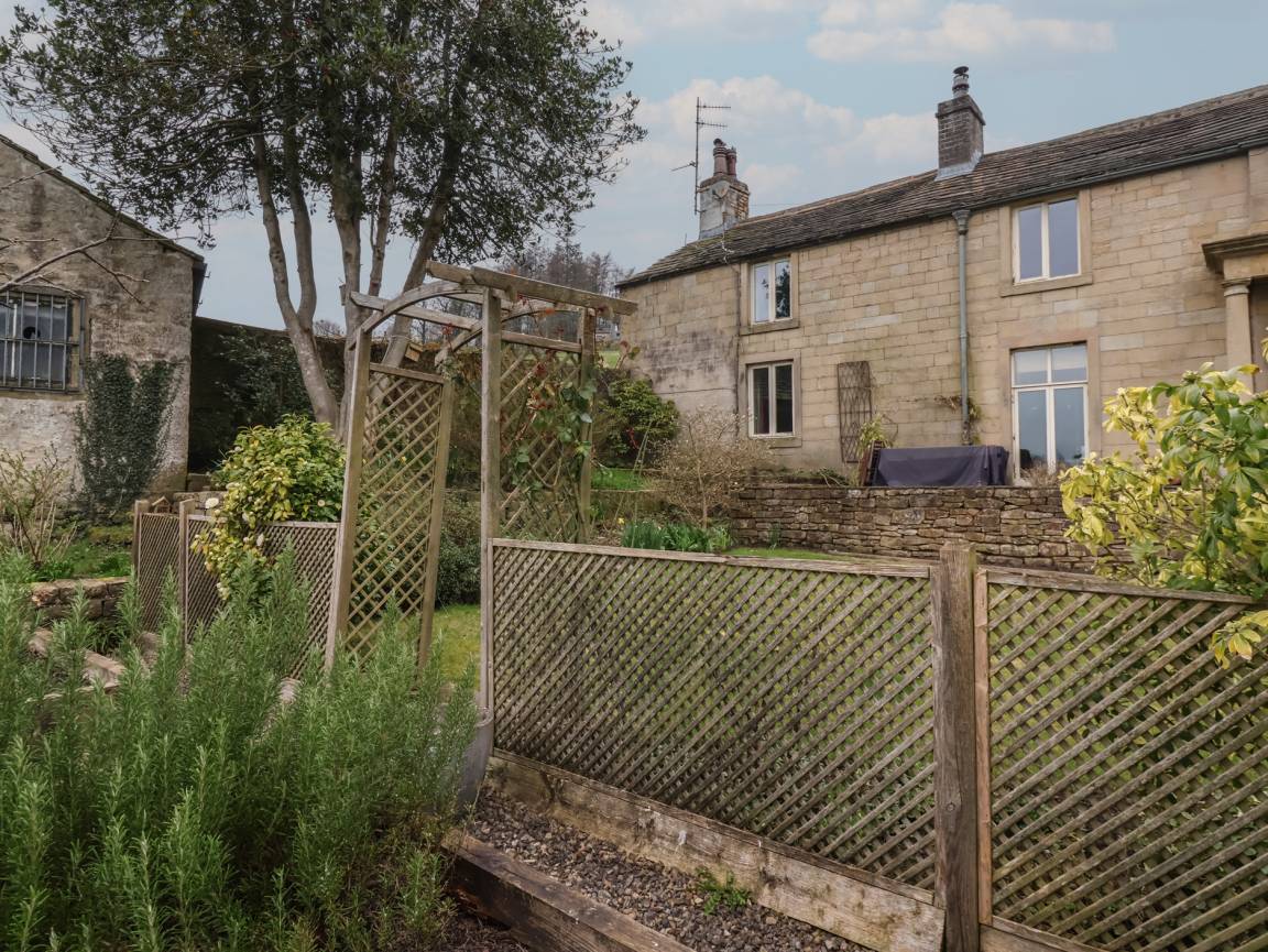 Cottage ∙ 2 Bedrooms ∙ 3 Guests - West Yorkshire