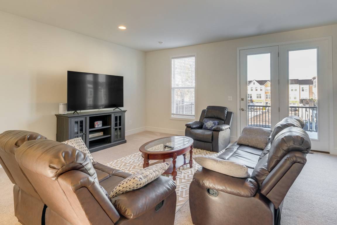 185 M² Apartment ∙ 4 Bedrooms ∙ 8 Guests - Gainesville, VA