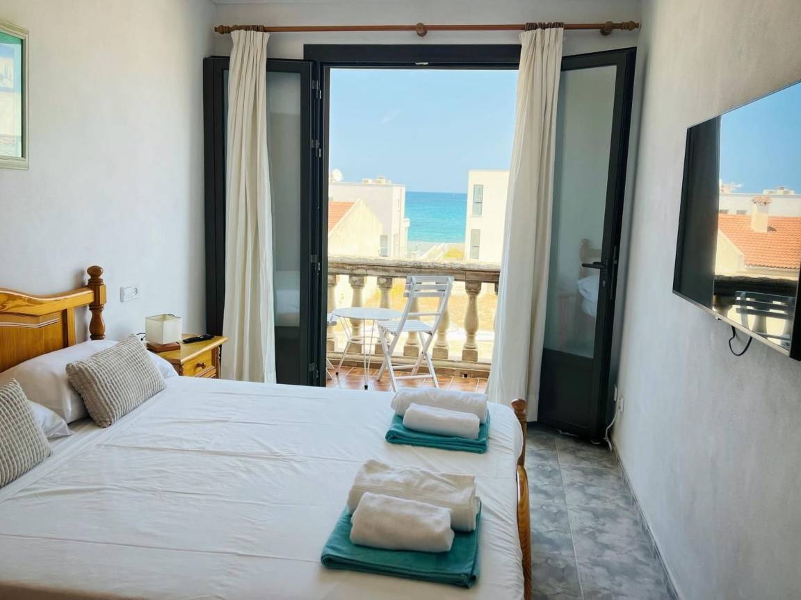 130 M² Huis ∙ 4 Slaapkamers ∙ 2 Gasten - Son Serra de Marina