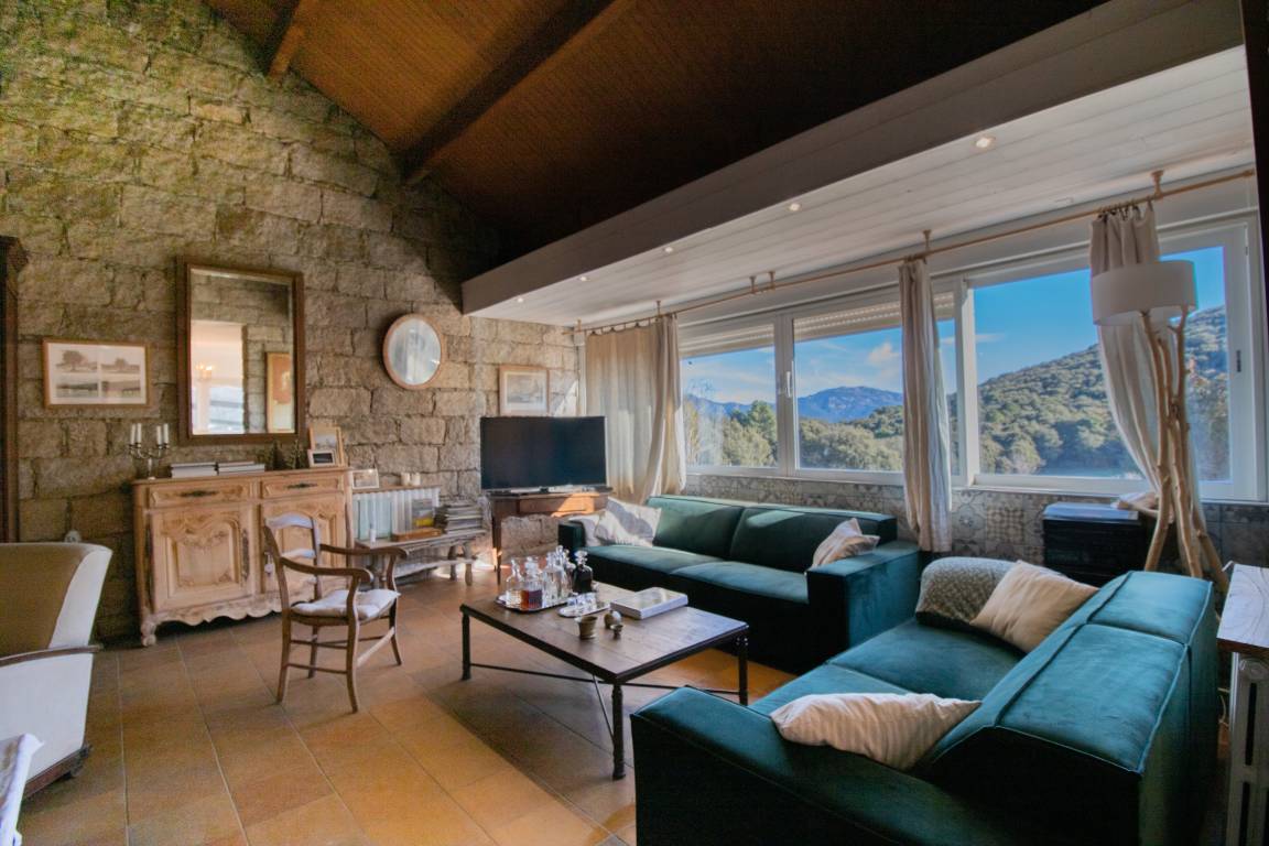 300 平方米 房子 ∙ 5客房 ∙ 10客人 - 科西