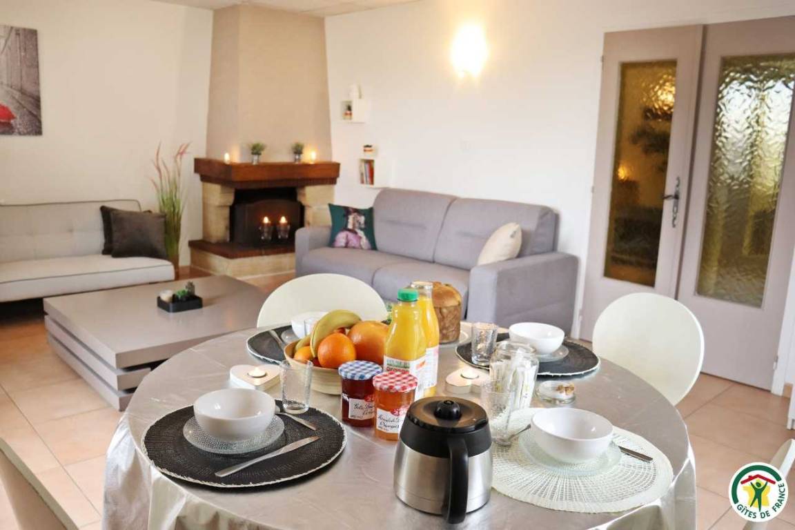 56 M² Gîte ∙ 1 Chambre ∙ 4 Personnes - Bourg-lès-Valence
