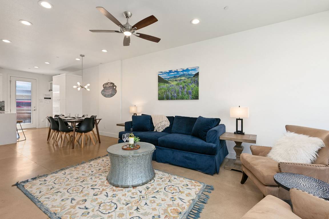 158 M² House ∙ 3 Bedrooms ∙ 8 Guests - Fort Collins, CO