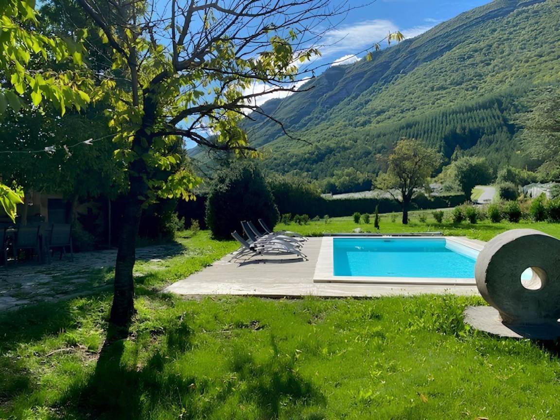 130 M² Gîte ∙ 5 Chambres ∙ 10 Personnes - Laragne-Montéglin