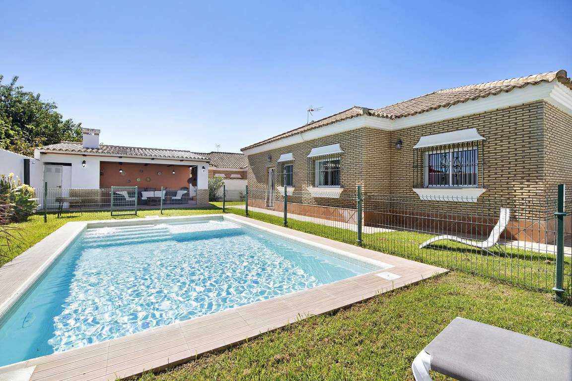 120 M² House ∙ 4 Bedrooms ∙ 8 Guests - Chiclana de la Frontera