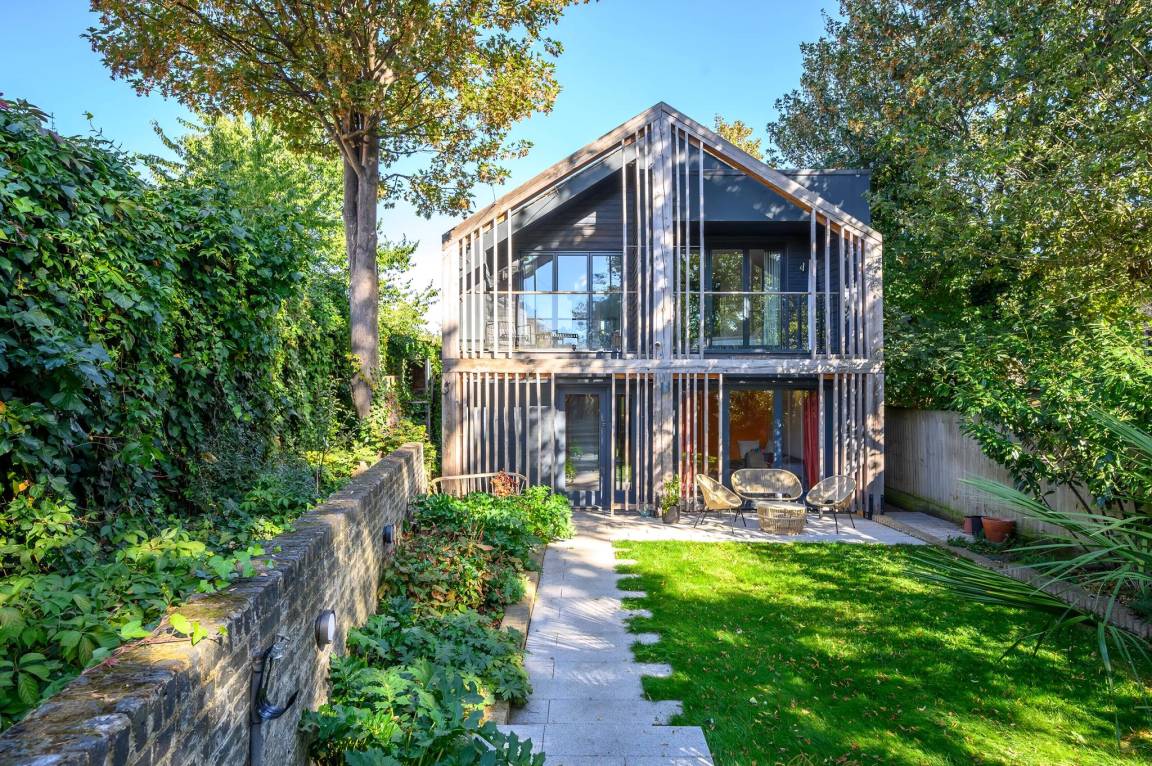 186 M² Ferienhaus ∙ 4 Schlafzimmer ∙ 4 Gäste - London