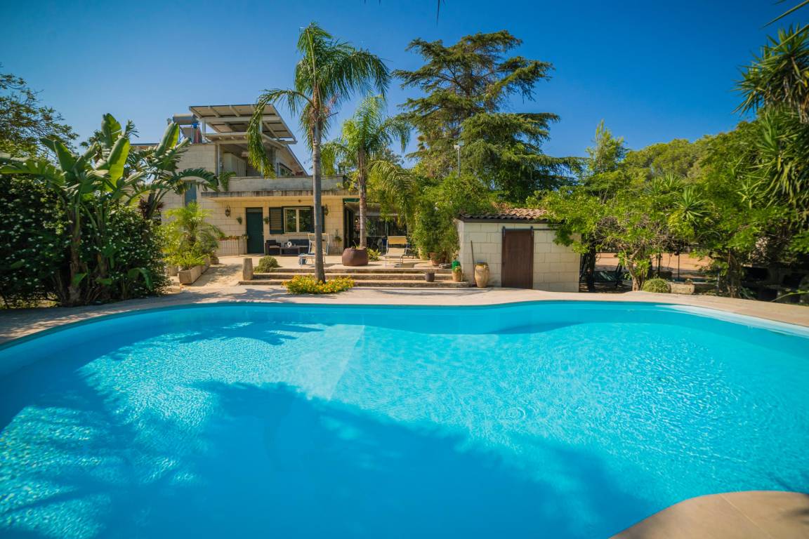250 M² Villa ∙ 4 Schlafzimmer ∙ 14 Gäste - Apulien
