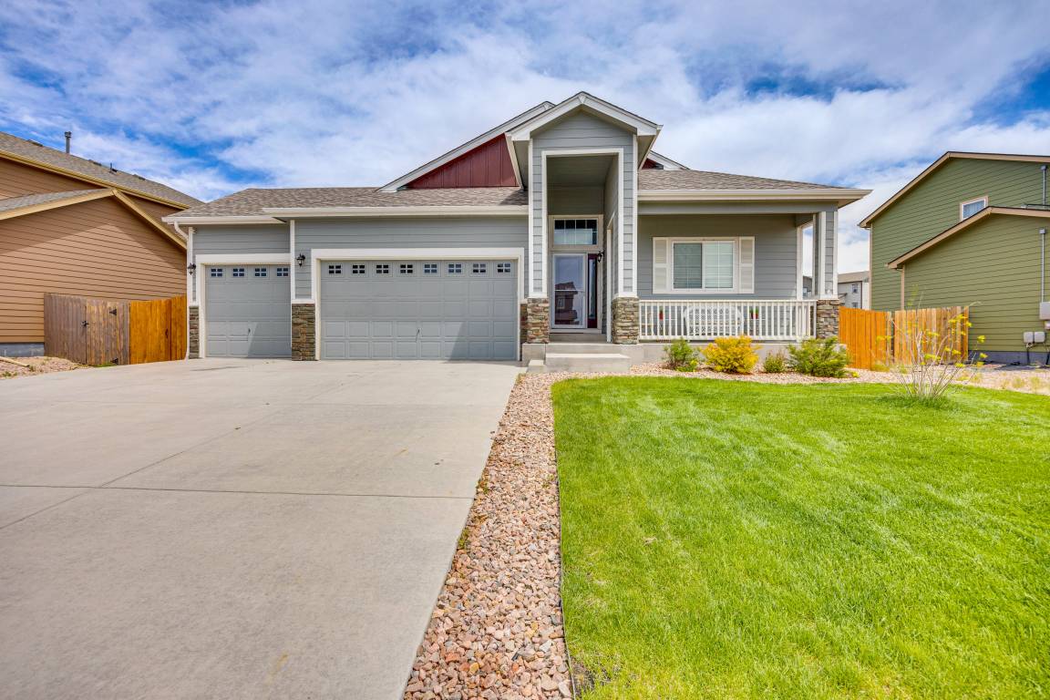 297 M² House ∙ 5 Bedrooms ∙ 12 Guests - Colorado Springs, CO