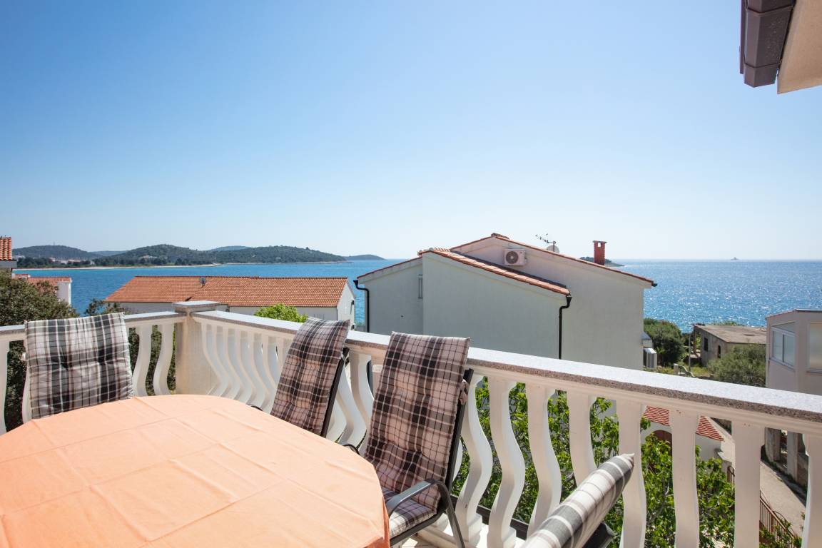 47 M² Apartment ∙ 2 Bedrooms ∙ 5 Guests - Rogoznica