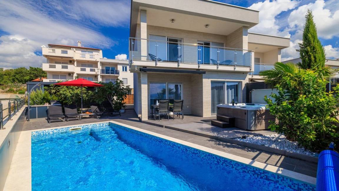 90 M² Huis ∙ 2 Slaapkamers ∙ 4 Gasten - Crikvenica