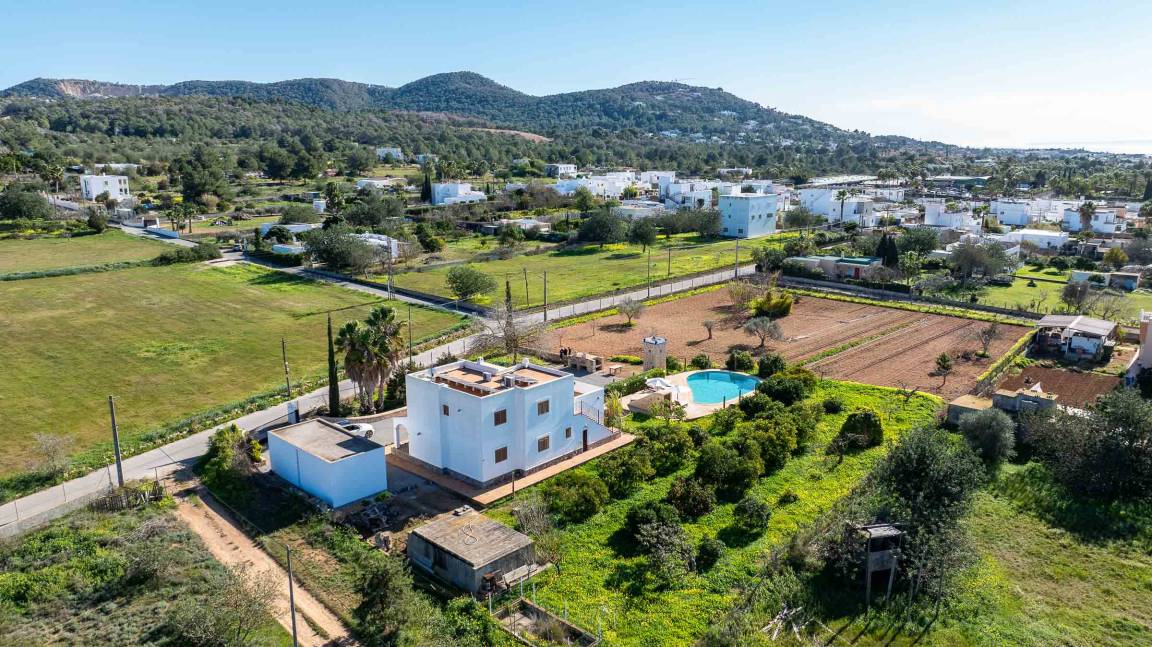 240 M² House ∙ 4 Bedrooms ∙ 8 Guests - Ibiza