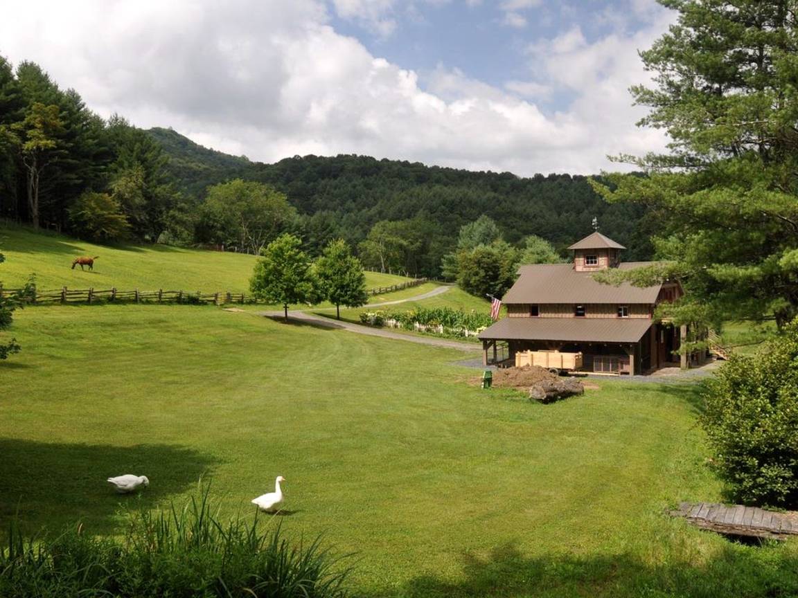 House ∙ 2 Bedrooms ∙ 7 Guests - New River State Park, Laurel Springs
