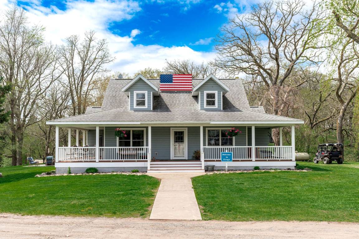 House ∙ 2 Bedrooms ∙ 9 Guests - Taylors Falls, MN
