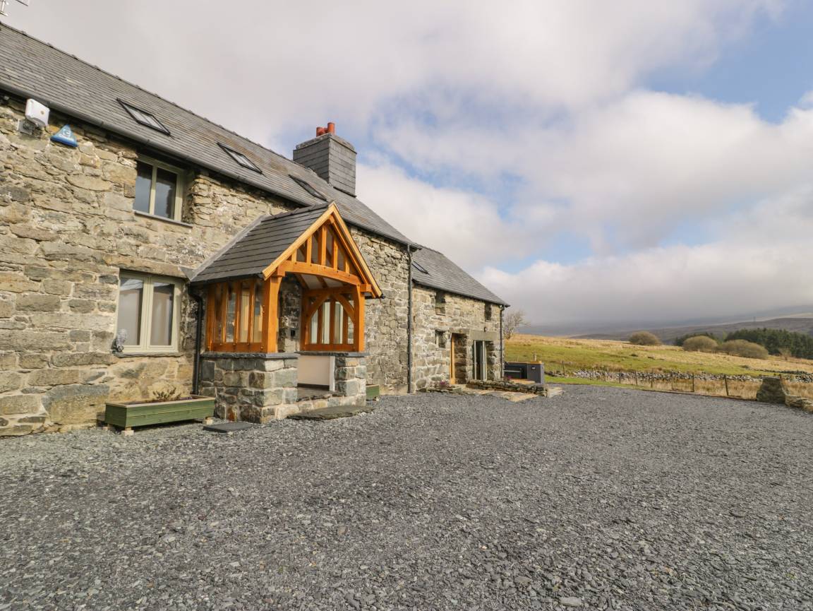 Cottage ∙ 4 Bedrooms ∙ 8 Guests - Bala