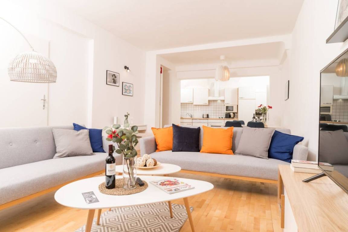 90 M² Apartment ∙ 1 Bedroom ∙ 5 Guests - Graz