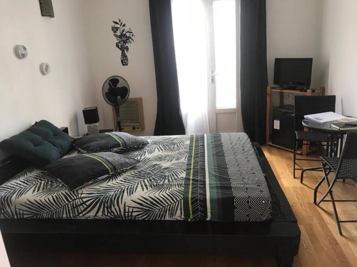 16 M² Chambre D'hôtes ∙ 1 Chambre ∙ 2 Personnes - Lagorce