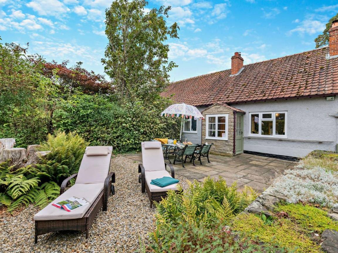 Cottage ∙ 2 Bedrooms ∙ 4 Guests - Darlington