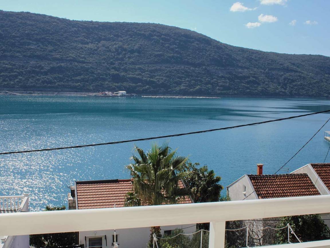 30 M² Ferienwohnung ∙ 1 Schlafzimmer ∙ 4 Gäste - Neum