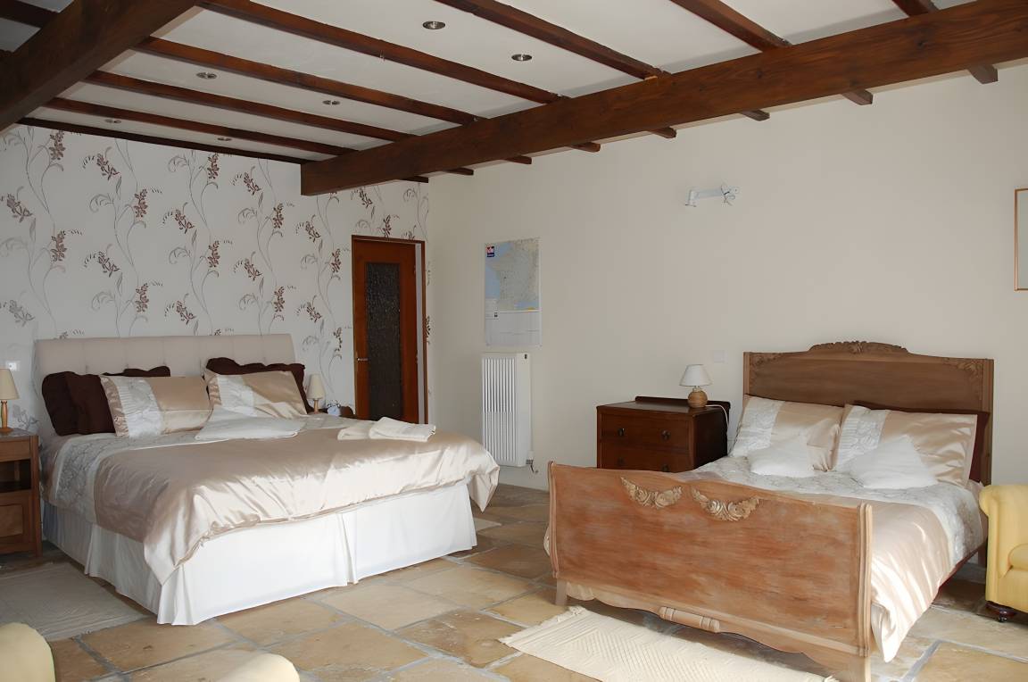 36 M² Chambre D'hôtes ∙ 1 Chambre ∙ 5 Personnes - Lusignan