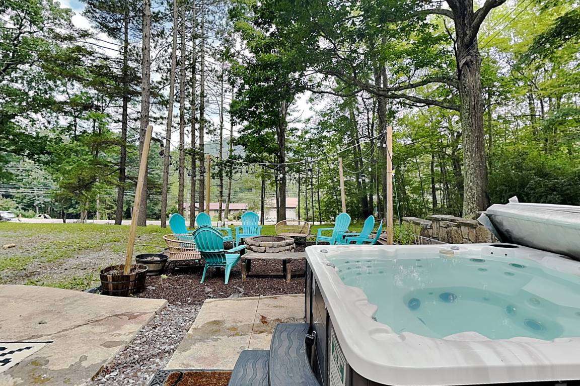 224 M² House ∙ 5 Bedrooms ∙ 12 Guests - Oakland, MD