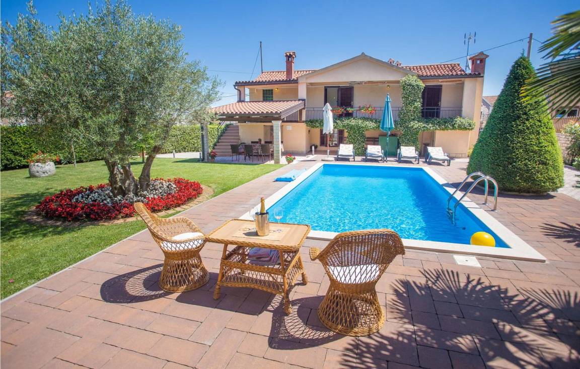 91 M² Huis ∙ 2 Slaapkamers ∙ 4 Gasten - Poreč