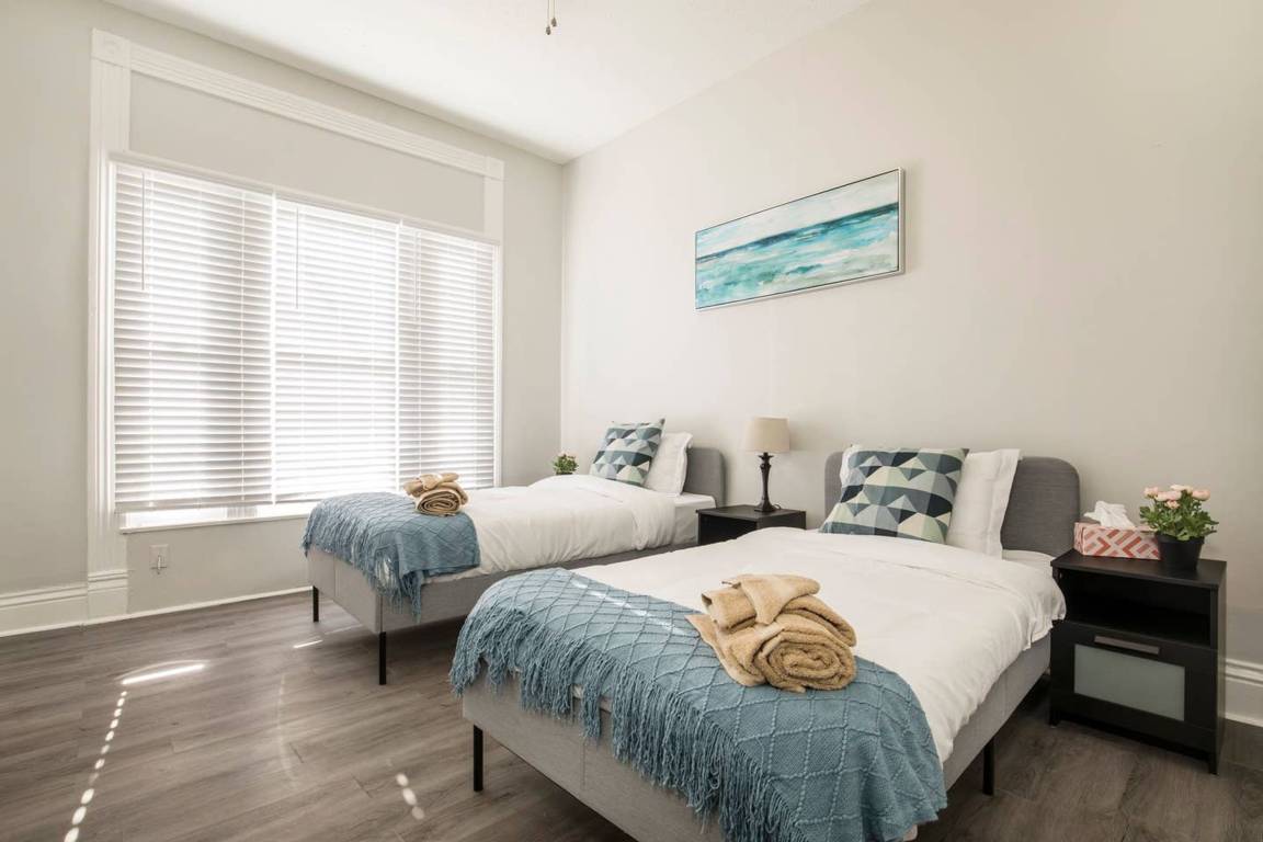 House ∙ 4 Bedrooms ∙ 9 Guests - Louisville, KY