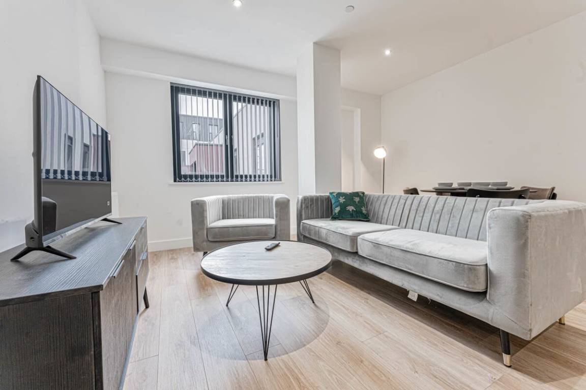 74 M² Apartment ∙ 2 Bedrooms ∙ 2 Guests - Solihull