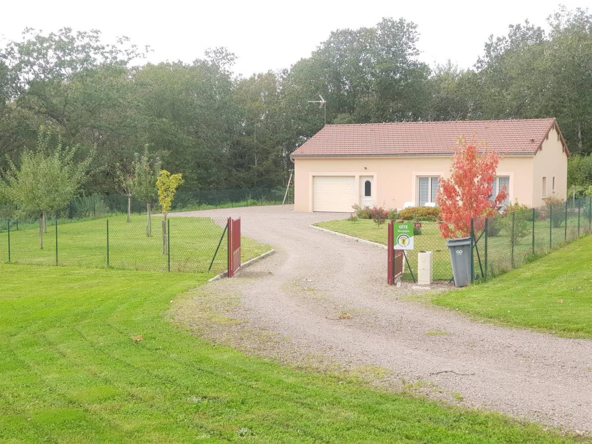 70 M² Cottage ∙ 2 Slaapkamers ∙ 4 Gasten - Saulieu