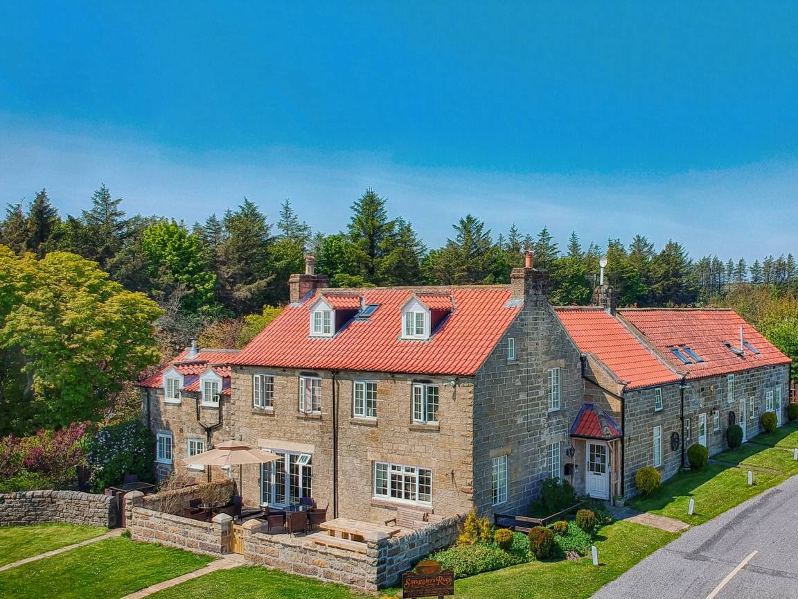 Cottage ∙ 7 Bedrooms ∙ 14 Guests - Yorkshire