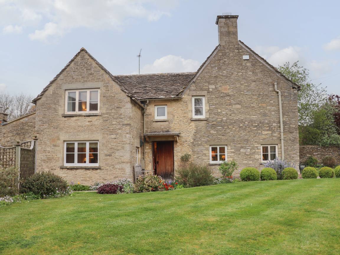 Cottage ∙ 2 Bedrooms ∙ 5 Guests - Bibury