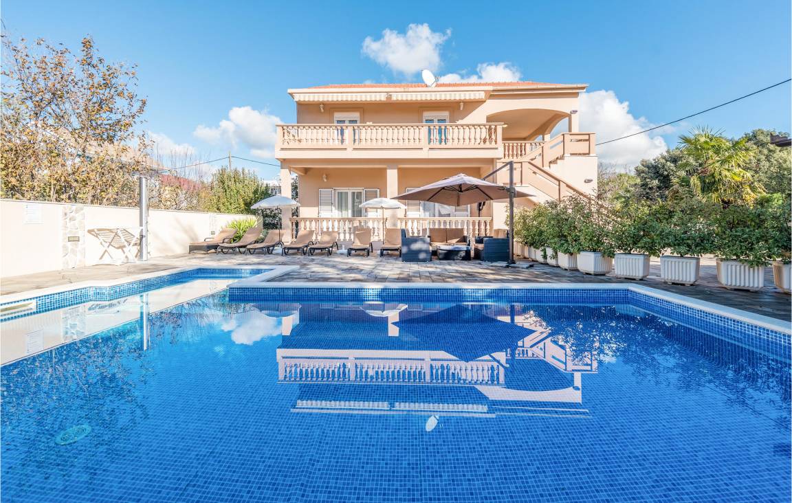 214 M² Maisonette-wohnung ∙ 6 Schlafzimmer ∙ 10 Gäste - Zadar