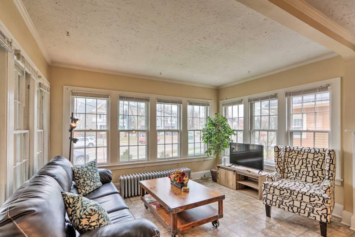 120 M² House ∙ 2 Bedrooms ∙ 6 Guests - North Olmsted, OH