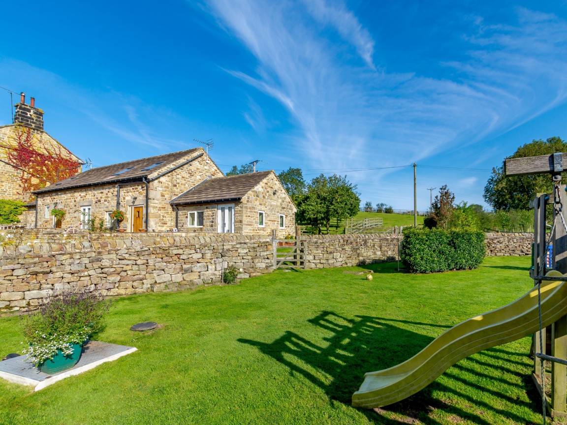 Cottage ∙ 2 Bedrooms ∙ 4 Guests - Harrogate