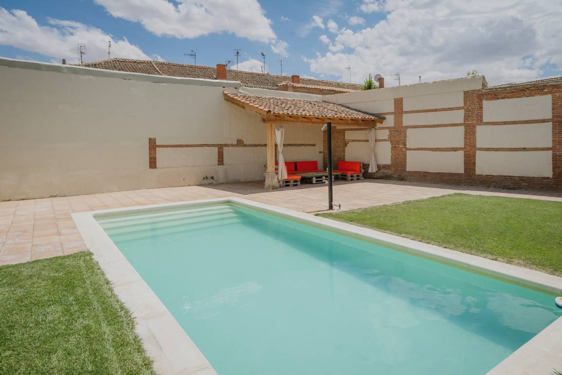 900 M² Casa ∙ 8 Habitaciones ∙ 22 Huéspedes - Castillo de Coca