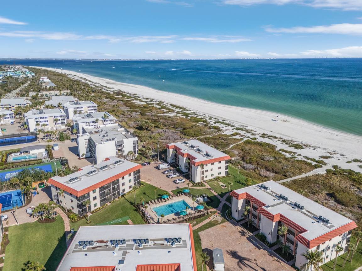 90 M² Condo ∙ 2 Bedrooms ∙ 4 Guests - Lighthouse Beach Park