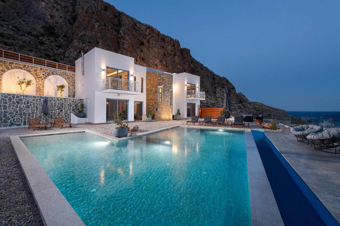 180 M² House ∙ 3 Bedrooms ∙ 6 Guests - Lindos