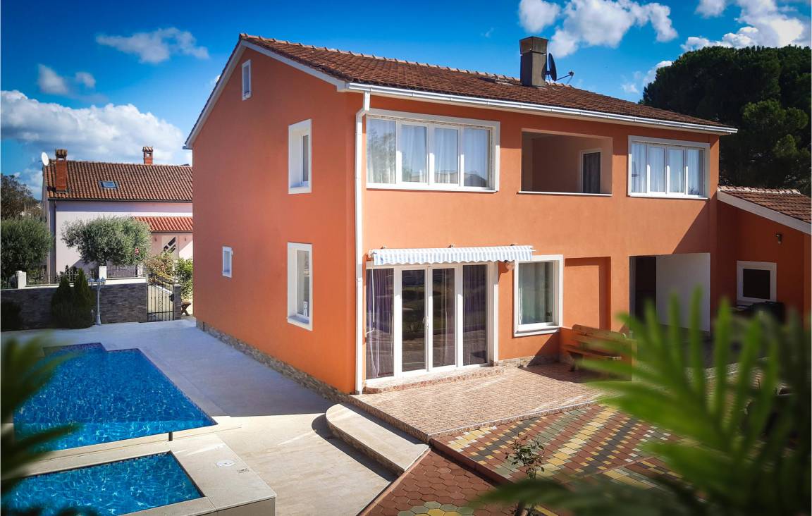 205 M² Ferienhaus ∙ 5 Schlafzimmer ∙ 12 Gäste - Pula