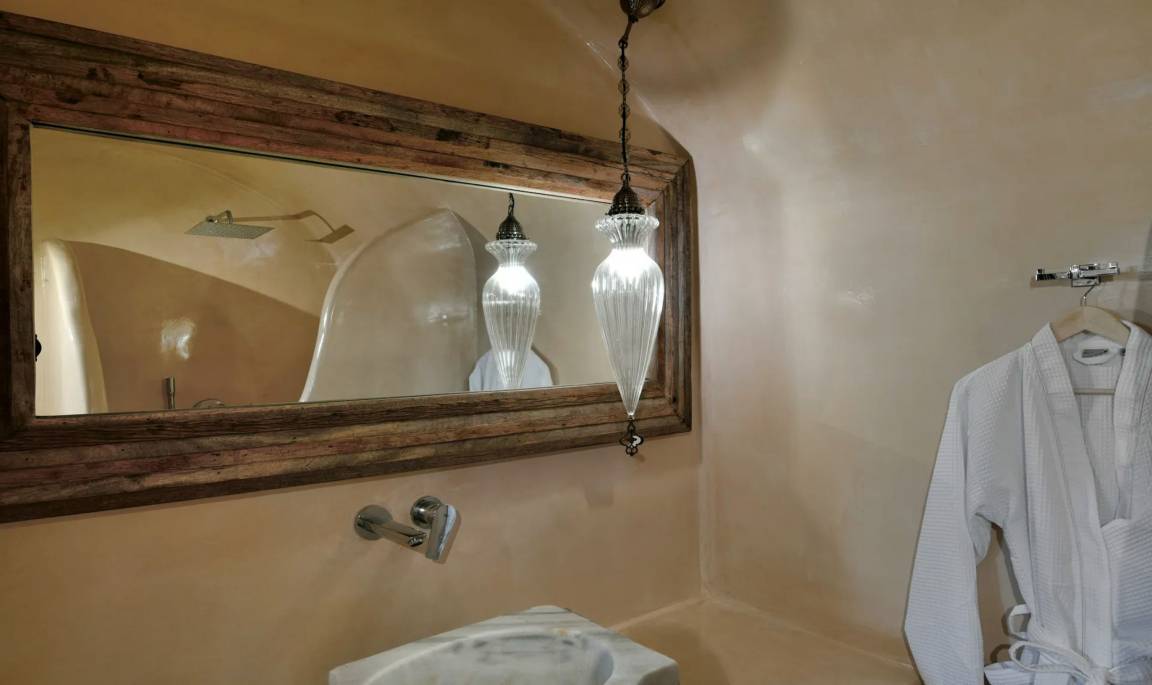 Villa ∙ 4 Bedrooms ∙ 8 Guests - Oia