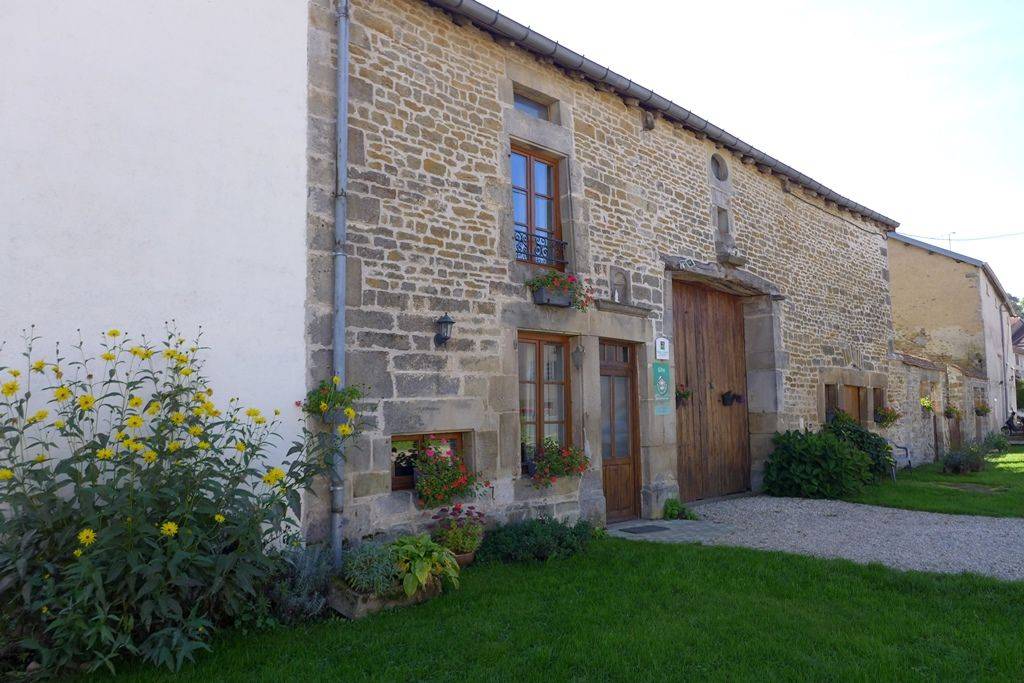 125 M² Gîte ∙ 4 Chambres ∙ 8 Personnes - Langres