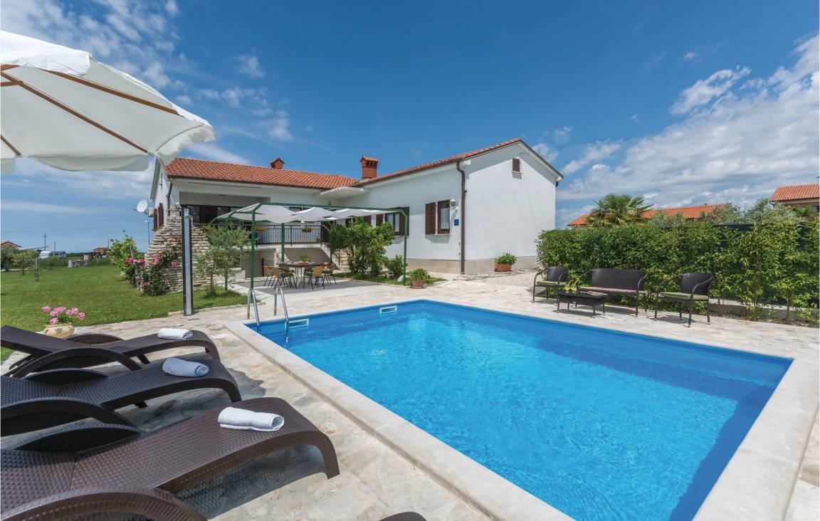 147 M² Maison De Vacances ∙ 3 Chambres ∙ 8 Personnes - Novigrad