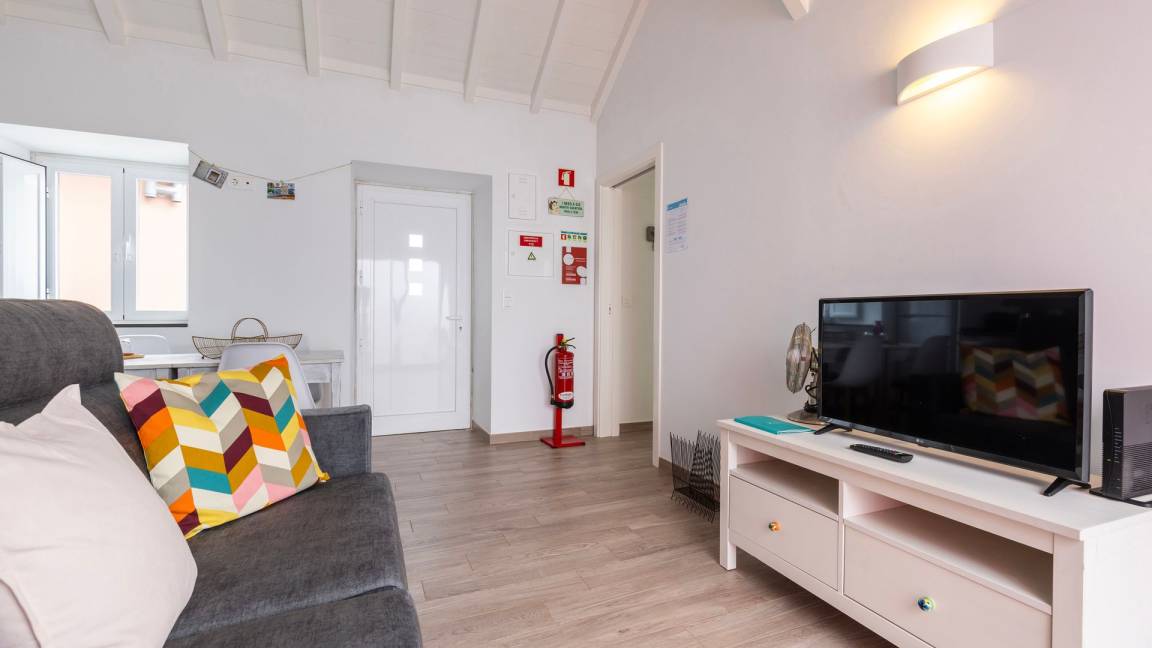 54 M² Huis ∙ 1 Slaapkamer ∙ 3 Gasten - Colares
