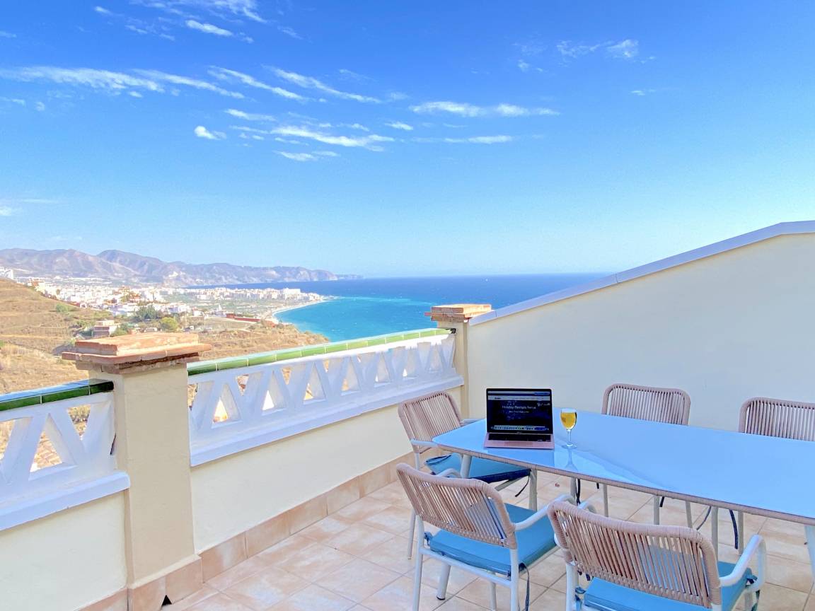 100 M² Apartment ∙ 3 Bedrooms ∙ 6 Guests - Torrox