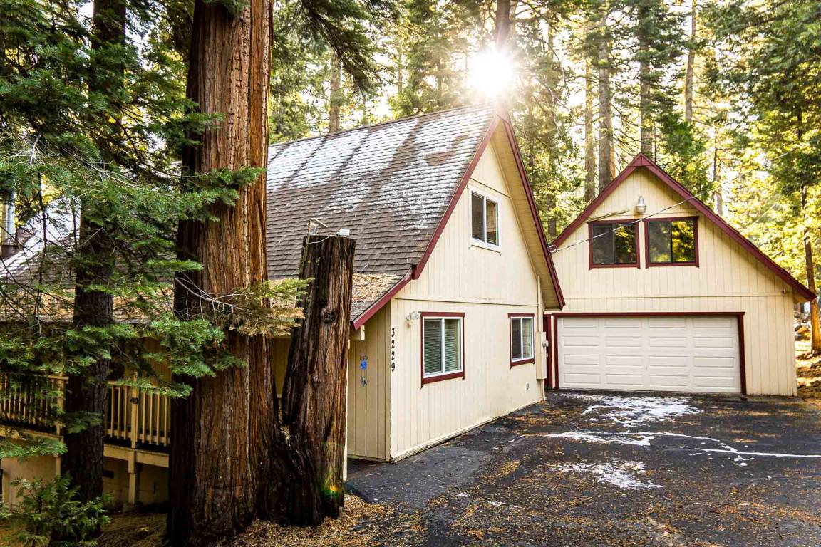 167 M² Cabin ∙ 3 Bedrooms ∙ 11 Guests - California